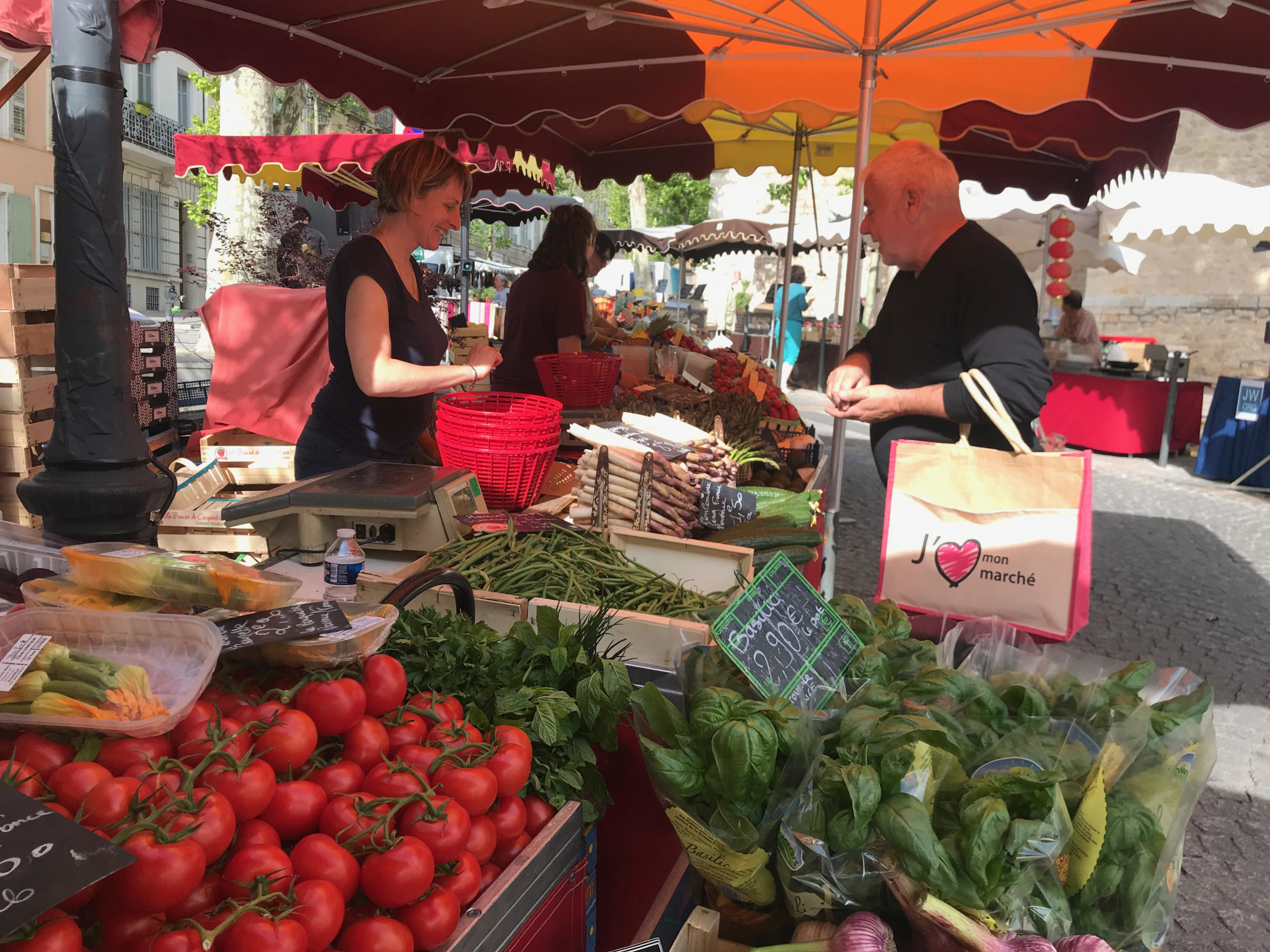 La ville d'Ollioules participe à la Fête Internationale des marchés les ...